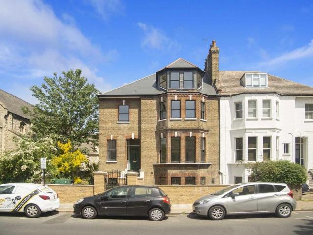 Hillmarton Road, London N7 2 bed flat to rent £3,800 pcm £877 pw