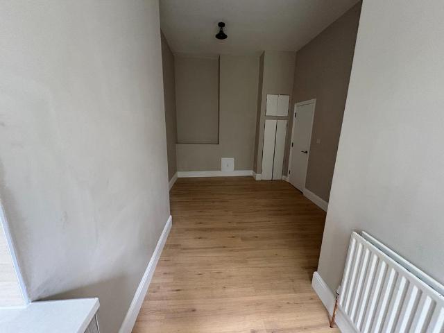 Hillmarton Road, London N7 2 bed flat to rent £2,500 pcm £577 pw