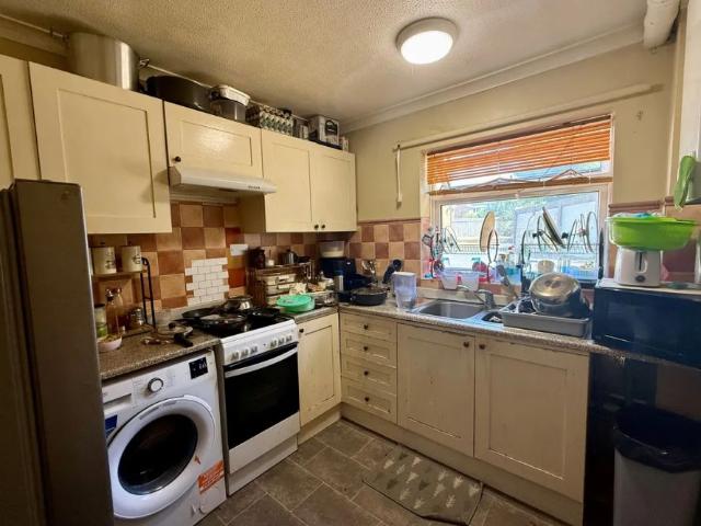 Hillmead, CRAWLEY