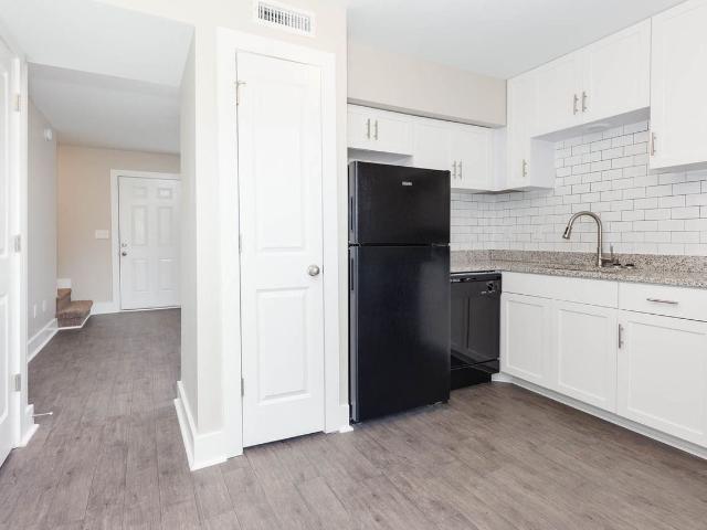 Hills at Oakwood 2 Bedroom Apartment for Rent at 4827 Jersey Pike, Chattanooga, TN 37416 Bonny Oaks Highway 58