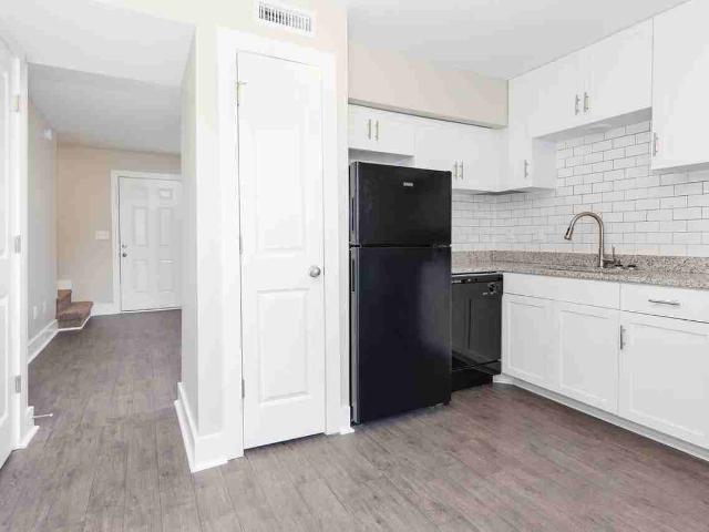 Hills at Oakwood 3 Bedroom Apartment for Rent at 4827 Jersey Pike, Chattanooga, TN 37416 Bonny Oaks Highway 58