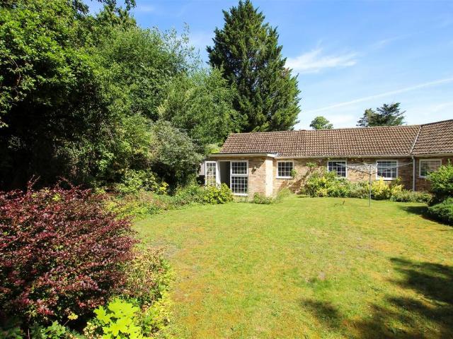 Hills Road, Cambridge CB2 3 bed terraced bungalow to rent £2,100 pcm £485 pw