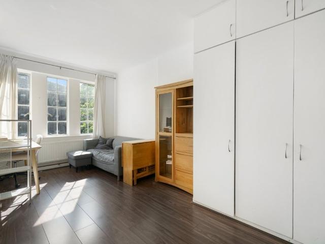 Hillsborough Court, Mortimer Crescent NW6, 2 bed flat to rent, £3,250 pcm | PrimeLocation