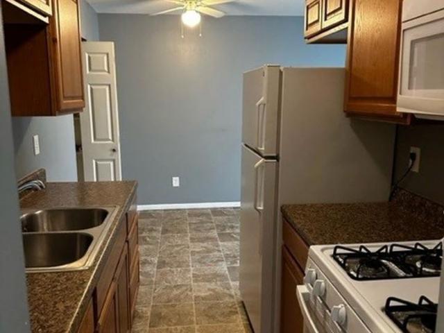 Hillsboro Townhomes 2 Bedroom Apartment for Rent at 3501 Hillsboro Ave N, New Hope, MN 55427