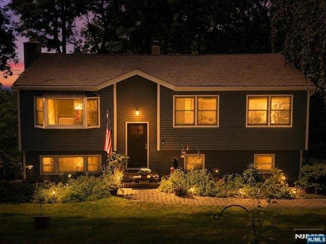 Hillsdale Dr, Sussex, Home For Sale