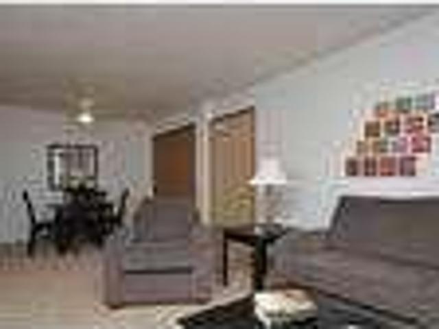 Hillsdale Spacious 1 & 2 bedroom homes featuring a full bathroom
