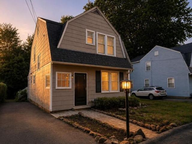 Hillside Ave, Tuxedo Park, Home For Sale