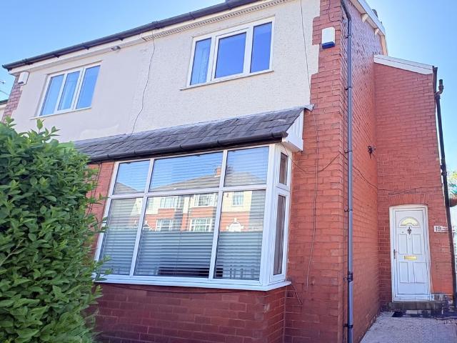 Hillside Avenue, Fulwood, Preston, Lancashire PR2, 2 bed terraced house to rent, £1,000 pcm | PrimeLocation