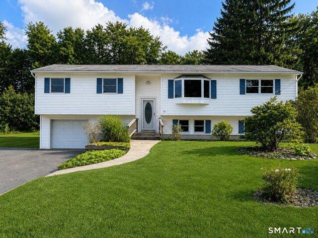 Hillside Cir, Brookfield, Home For Sale