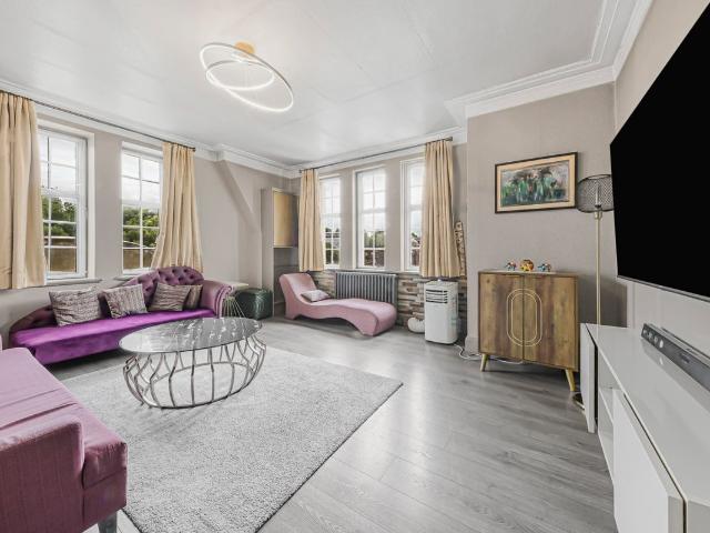 Hillside Court, 409 Finchley Road NW3, 3 bed flat to rent, £3,553 pcm | PrimeLocation
