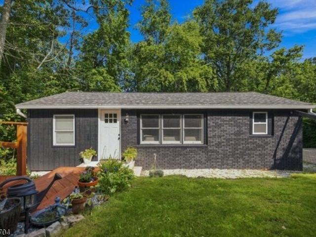 Hillside Dr, Wantage Township, Home For Sale