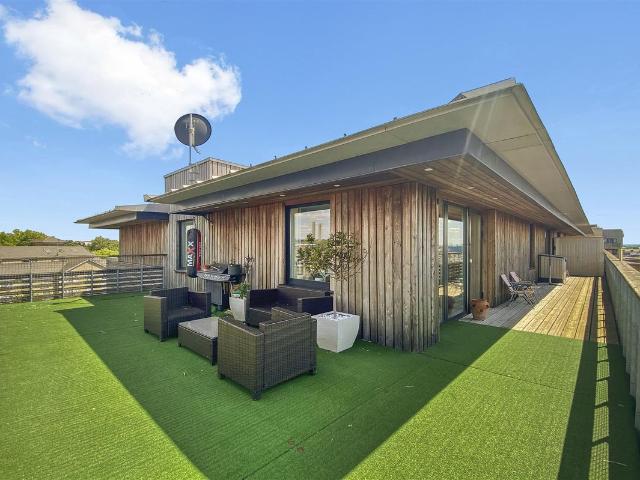 Hillside, Harlesden, London NW10, 2 bed flat to rent, £2,150 pcm | PrimeLocation