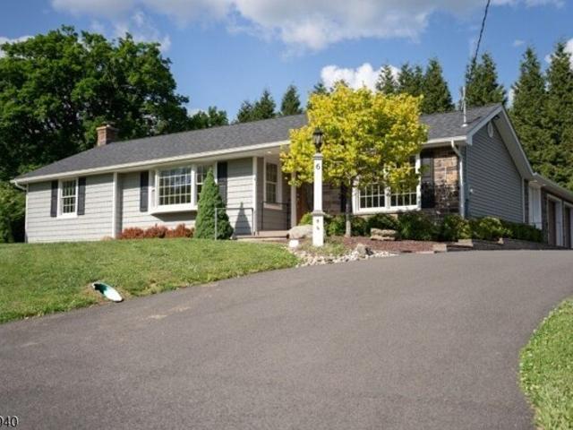 Hillside Ln, Holland Township, Home For Sale