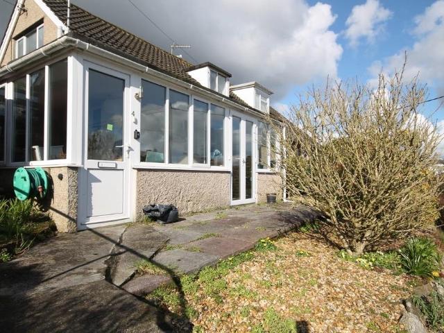 Hillside Meadow, Penryn TR10 4 bed semi detached bungalow to rent £2,380 pcm £549 pw
