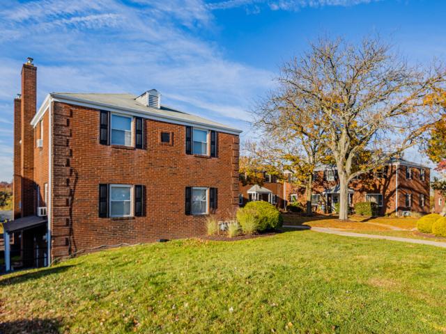Hillside Meadows Studio Apartment for Rent at 1526 Parkline Dr, Whitehall, PA 15227 Whitehall