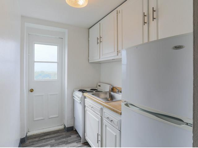 Hillside Meadows 1 Bedroom Apartment for Rent at 1526 Parkline Dr, Whitehall, PA 15227 Whitehall