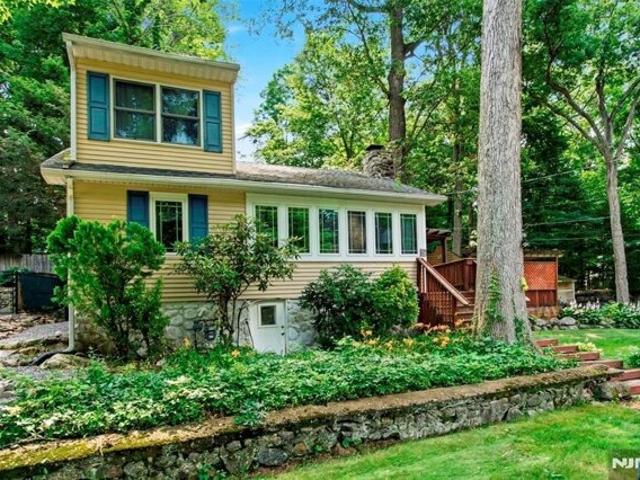 Hillside Rd, Ringwood, Home For Sale