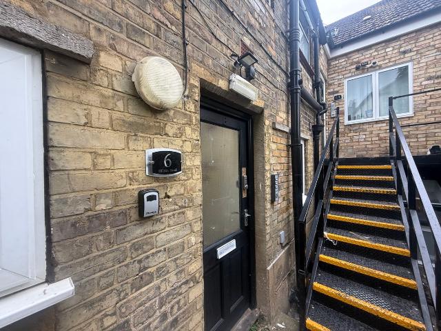 Hillside Road, Chatham ME4, Studio to rent, £700 pcm | PrimeLocation