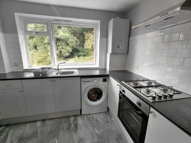 Hillside Road, Whyteleafe CR3, 2 bed flat to rent, £1,525 pcm | PrimeLocation