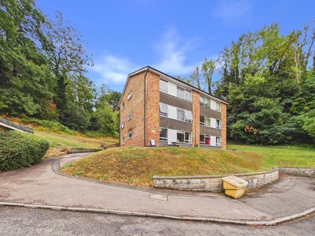 Hillside Road, Whyteleafe CR3, 2 bed flat to rent, £1,525 pcm | PrimeLocation