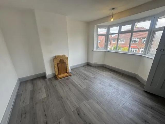 Hillsway Crescent, NG18 5DS, Property for rent