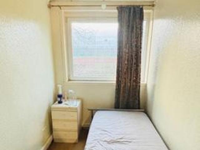 Hillpark Drive, Glasgow, 1 Bedroom Flat