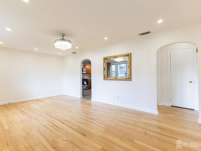 Hilltop Ave, Sayreville, Home For Sale
