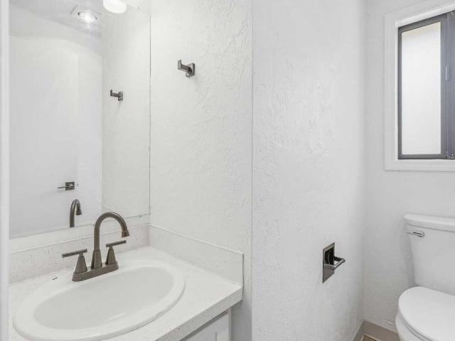 Hilltop Apartments 2 Bedroom Home for Rent at 190 College Dr Nw, Salem, OR 97304 West Salem