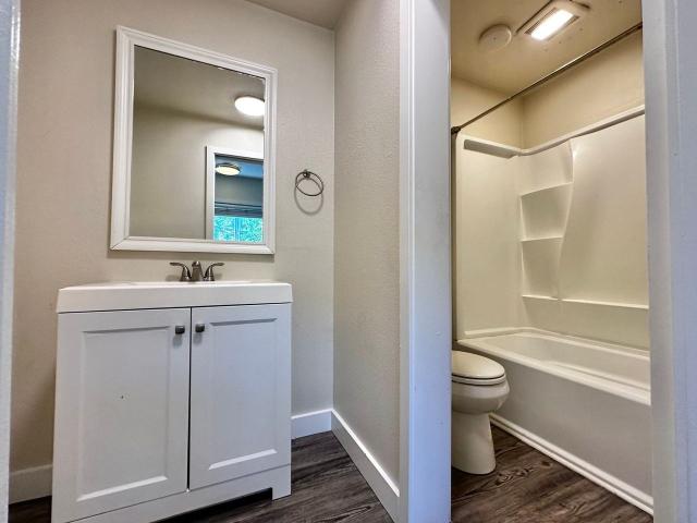 Hilltop Apartments Studio Apartment for Rent at 1207 Altheimer St, Tacoma, WA 98405 New Tacoma