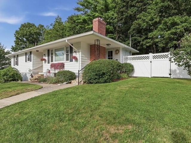 Hilltop Cir, Worcester, Home For Sale