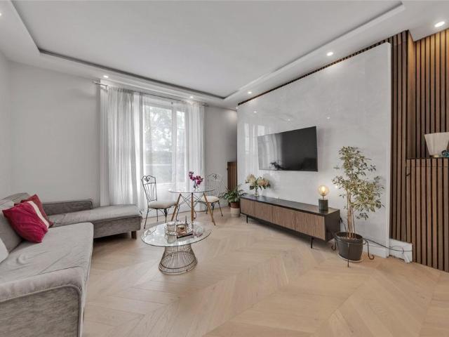 Hilltop Court, 14 16 Alexandra Road. 2 bed apartment to rent £2,816 pcm £650 pw