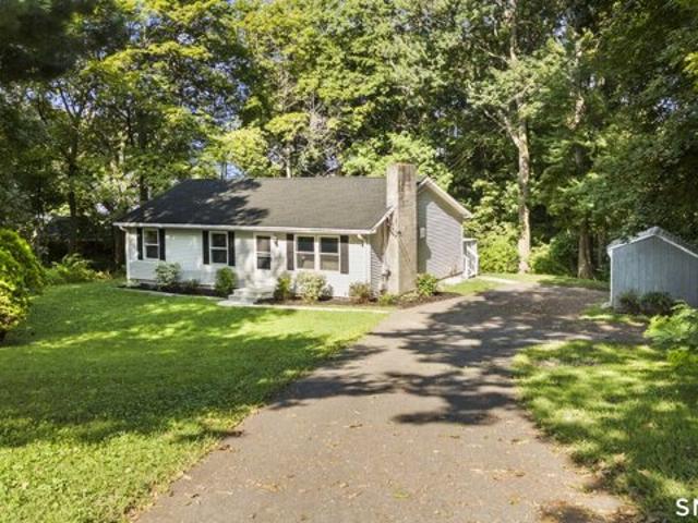 Hilltop Dr, Ellington, Home For Sale