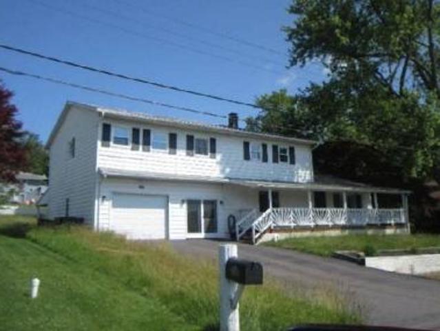 Hilltop Dr