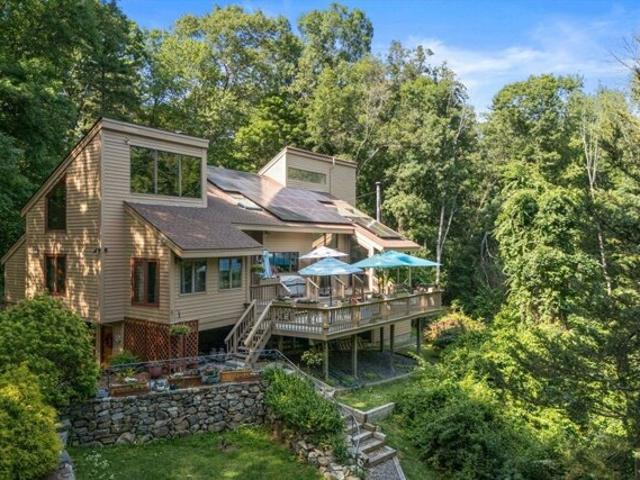 Hilltop Ln, Framingham, Home For Sale