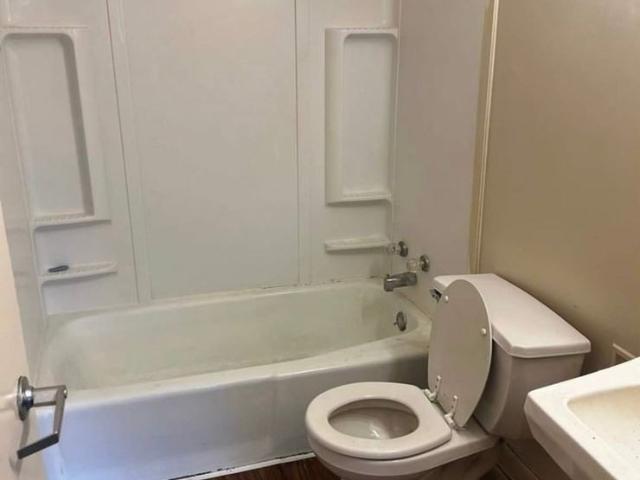 Hillview appartments 1906 3 Bedroom Apartment for Rent at 1906, 6th St. NE, Canton, OH 44704 OPEN
