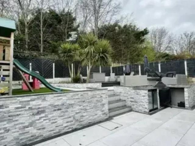 Hillview Gardens, Liverpool, L25 7XE, United Kingdom | 4 bed apartment for rent #144427302 | Rentberry