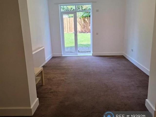 Hillview Gardens, London, NW4 2 bed flat to rent £2,000 pcm £462 pw