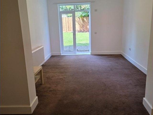 Hillview Gardens, London NW4, 2 bed flat to rent, £2,000 pcm | PrimeLocation