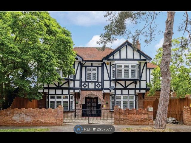 Hillview Road, Pinner HA5, 5 bed detached house to rent, £3,750 pcm | PrimeLocation