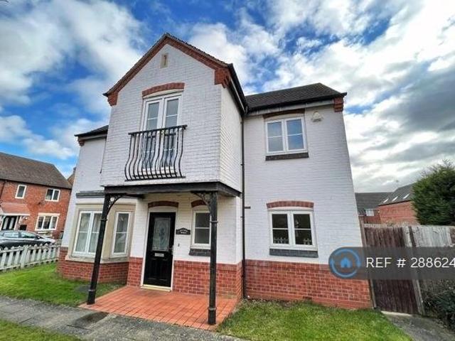 Hillview, Stratford Upon Avon, CV37 5 bed detached house to rent £1,900 pcm £438 pw
