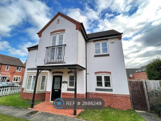 Hillview, Stratford Upon Avon CV37, 4 bed detached house to rent, £1,950 pcm | PrimeLocation