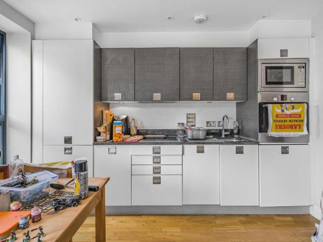 Hillyard Street, Oval SW9 1 bed apartment to rent £2,000 pcm £462 pw