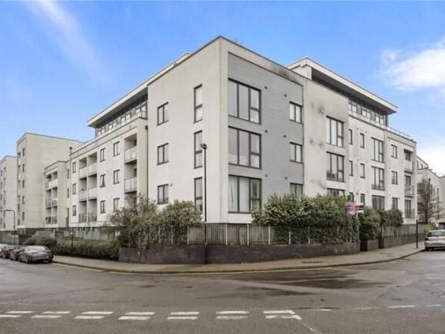Hillyfield, London E17, 1 bed flat to rent, £1,650 pcm | PrimeLocation