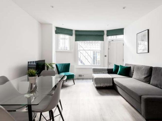Hip 1 bedroom flat to rent in Kensington, London