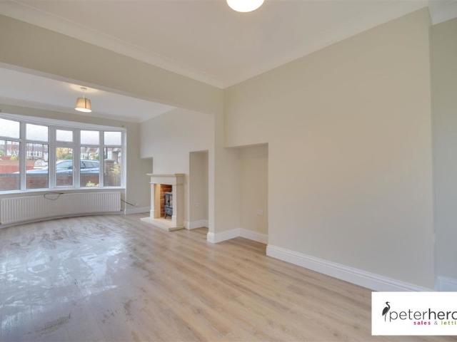 Hipsburn Drive, Barnes, Sunderland, Tyne & Wear, SR3 1TX