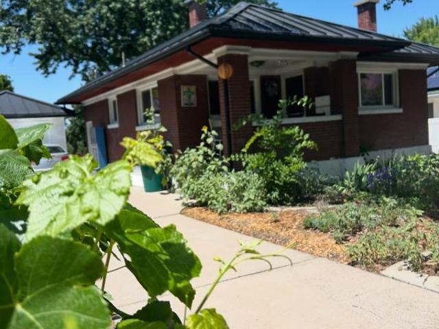Historic Centenial Bungalow