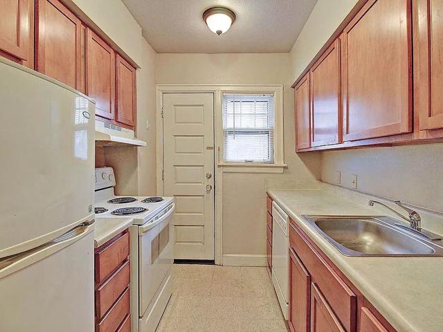 Historic Charm Meets Modern Comfort at Old English Court