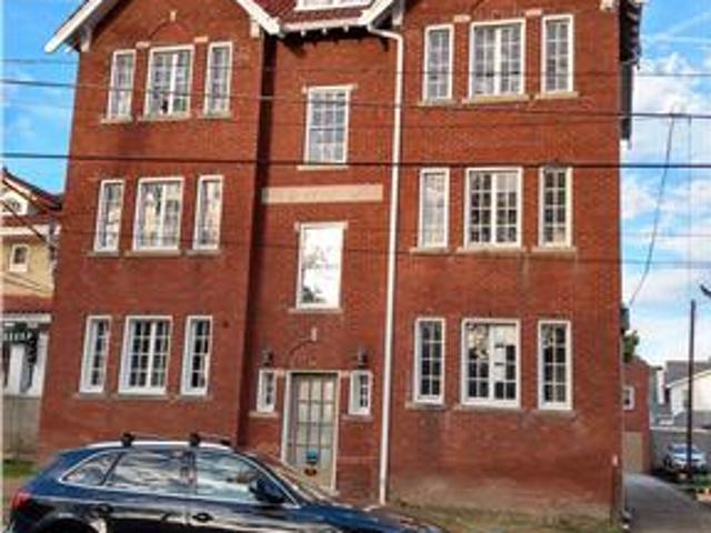 Historic property 2 BR Apartment #2 at Capital