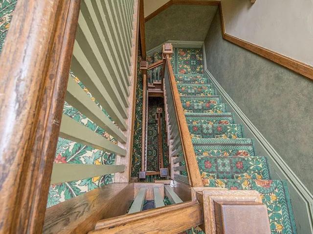 Historic Shermin Hills Apartments with a ton of charm! 2 Bedroom Apartment for Rent at 1801 Pleasant St, Des Moines, IA 50314 Sherman Hill