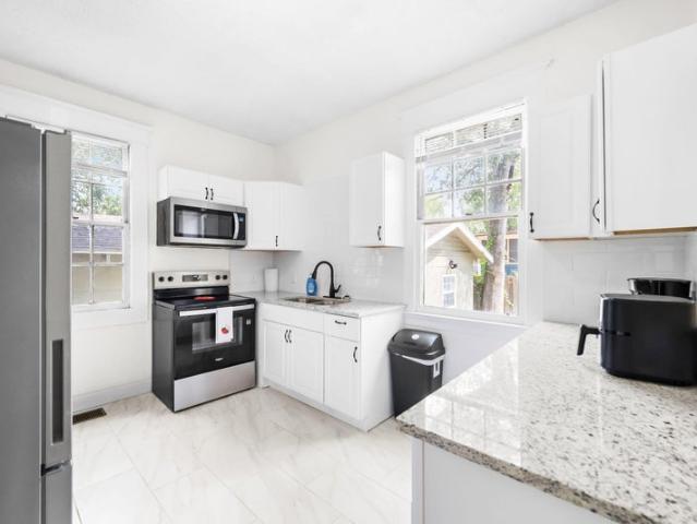 Historic Springfield! Private Rooms | Utilities